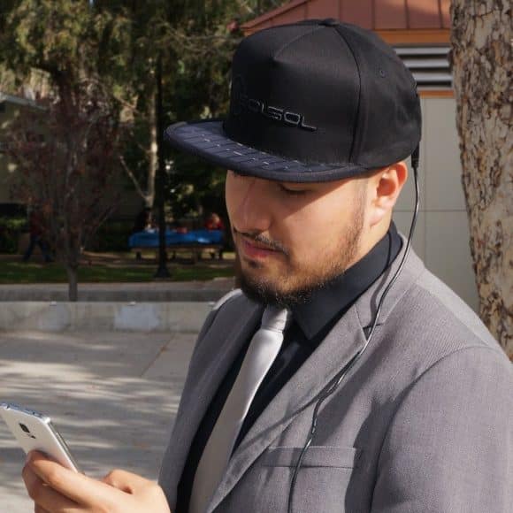 SOLSOL Solar Hat | Deja que el sol te ayude a cargar tu móvil